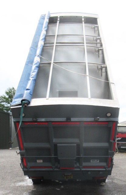 Bulk Blower Tippers - Richard Bean Commercials